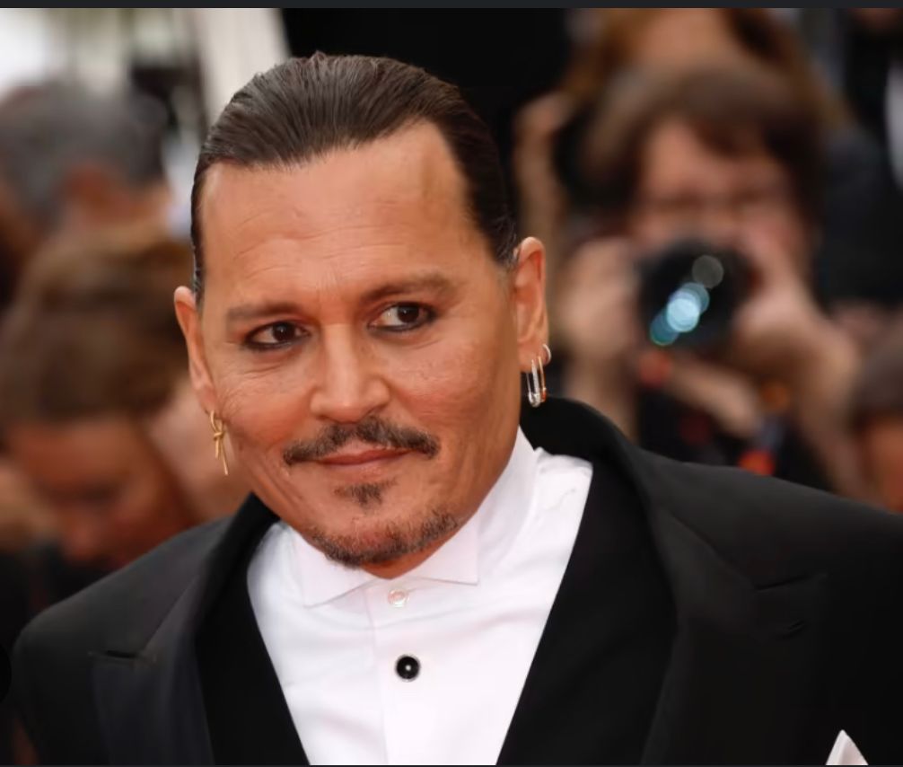 Johnny Depp’s movie gets standing ovation